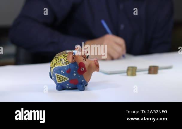 Average citizen Stock Videos & Footage - HD and 4K Video Clips - Alamy