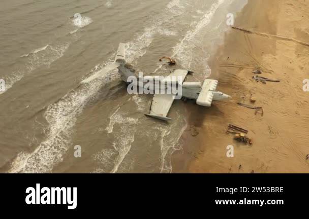 Lun-class ekranoplan, a formerly top-secret Soviet naval vessel. Giant ...