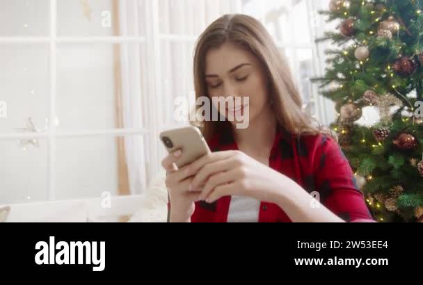 Smartphone wishing Stock Videos & Footage - HD and 4K Video Clips - Alamy