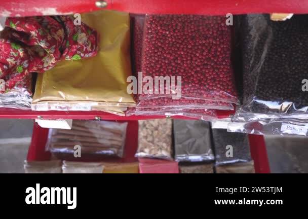 Madagascar spices Stock Videos & Footage - HD and 4K Video Clips - Alamy