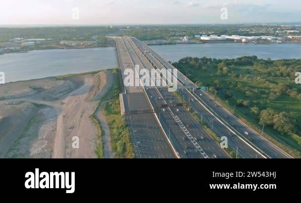 High-speed highway, with traffic road, the Alfred E. Driscoll Bridge ...