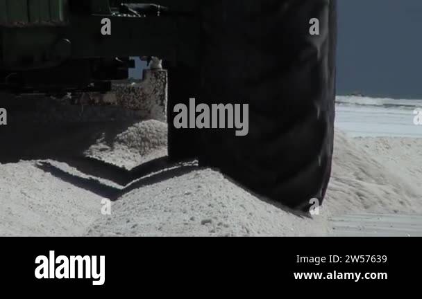 Flat tractor Stock Videos & Footage - HD and 4K Video Clips - Alamy