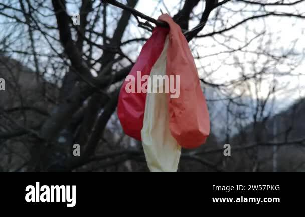 Deflated balloon sad Stock Videos & Footage - HD and 4K Video Clips - Alamy