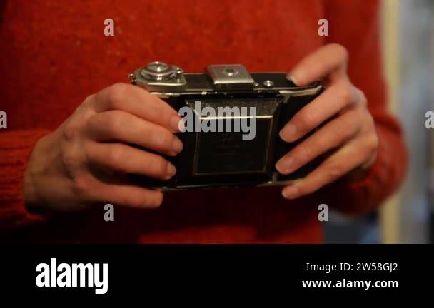 Folding lens Stock Videos & Footage - HD and 4K Video Clips - Alamy