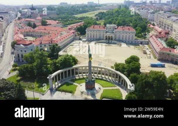 Dolly zoom. Vienna Austria Monument to Soviet soldiers EN:ETERNAL GLORY ...