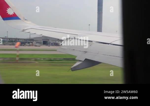 Bangkok Thailand 21. Mai 2018 View out of airplane window while landing ...