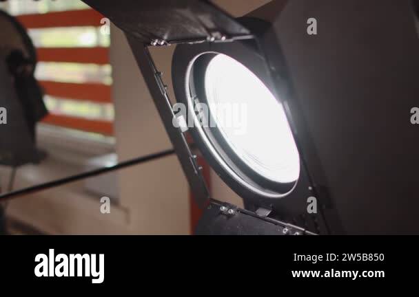 Halogen source of constant lighting equipment. Lightweight fresnel ...