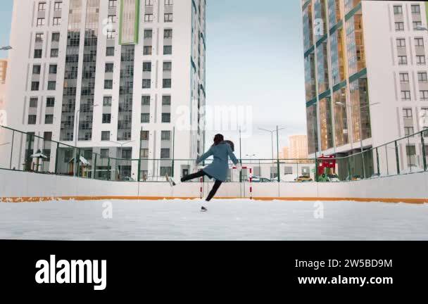 Ice skater dancing Stock Videos & Footage - HD and 4K Video Clips - Alamy