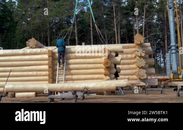 Log house assembly Stock Videos & Footage - HD and 4K Video Clips - Alamy