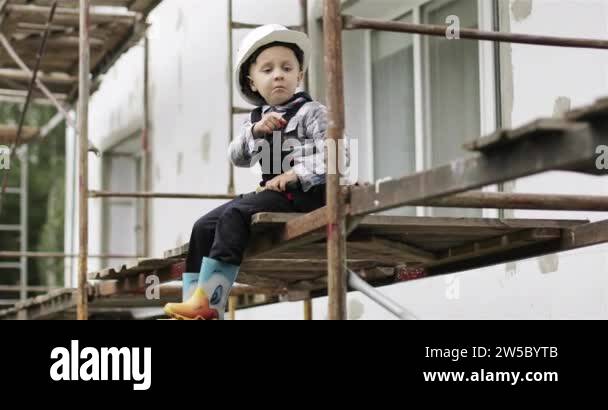 Curious construction Stock Videos & Footage - HD and 4K Video Clips - Alamy