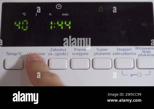 Setting the washing temperature as well as the degree of soiling and ...