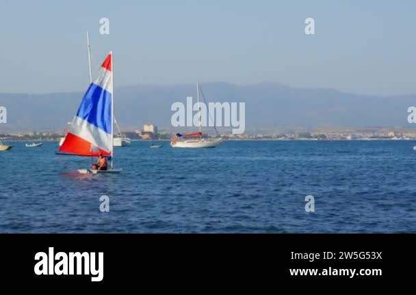 Topper boat Stock Videos & Footage - HD and 4K Video Clips - Alamy