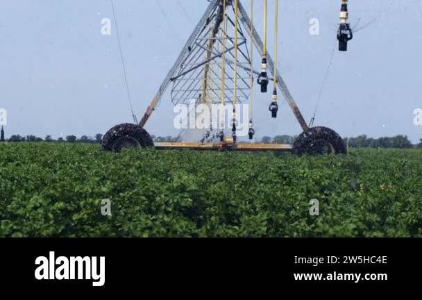 Centre pivot irrigation system Stock Videos & Footage - HD and 4K Video ...