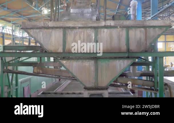 Horizontal moving loading hopper was added to our static screen for ...