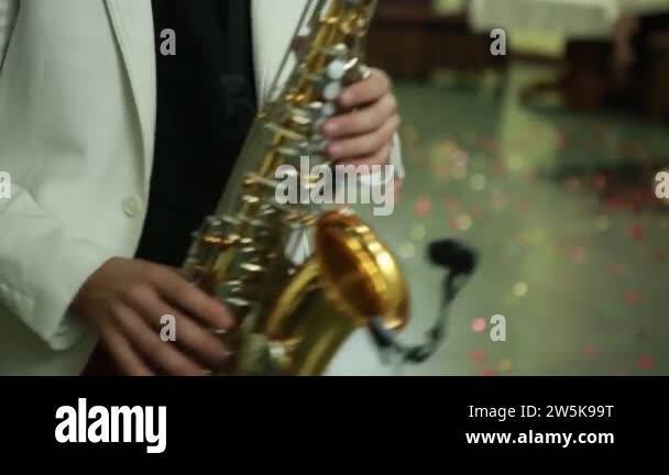 Saxophone family Stock Videos & Footage - HD and 4K Video Clips - Alamy