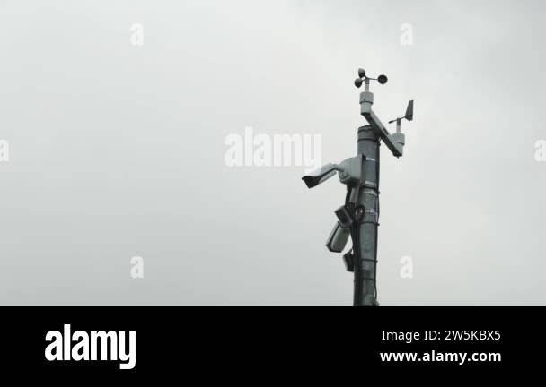 Turning anemometer Stock Videos & Footage - HD and 4K Video Clips - Alamy