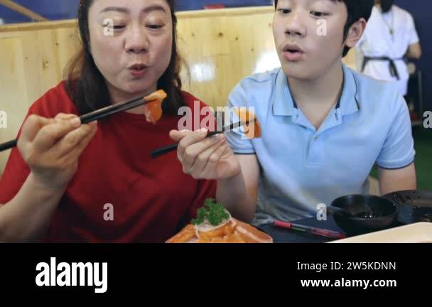 Korea eating family Stock Videos & Footage - HD and 4K Video Clips - Alamy
