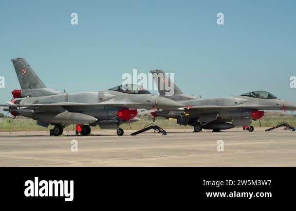 Video footage, jet american military, airplane, fighter, F 16, ready ...