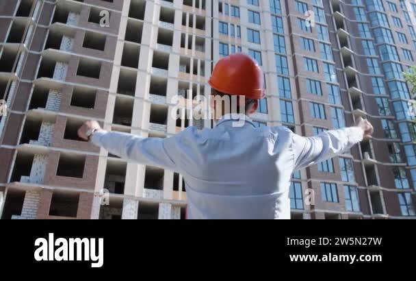 Man facing building Stock Videos & Footage - HD and 4K Video Clips - Alamy
