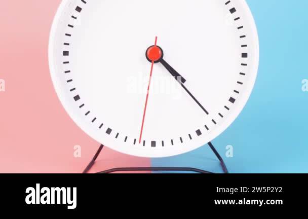 6pm clock Stock Videos & Footage - HD and 4K Video Clips - Alamy