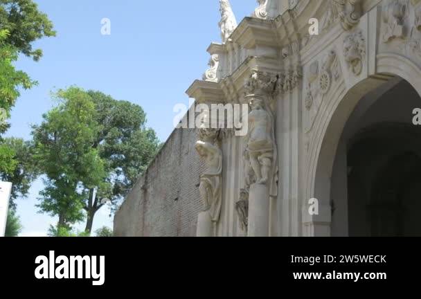 Atlas statues Stock Videos & Footage - HD and 4K Video Clips - Alamy