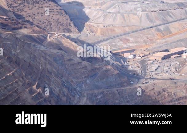 Giant pit Stock Videos & Footage - HD and 4K Video Clips - Alamy