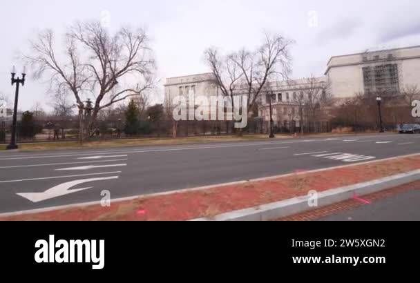 US Army soldiers guarding Washington DC US Capitol Building as ...