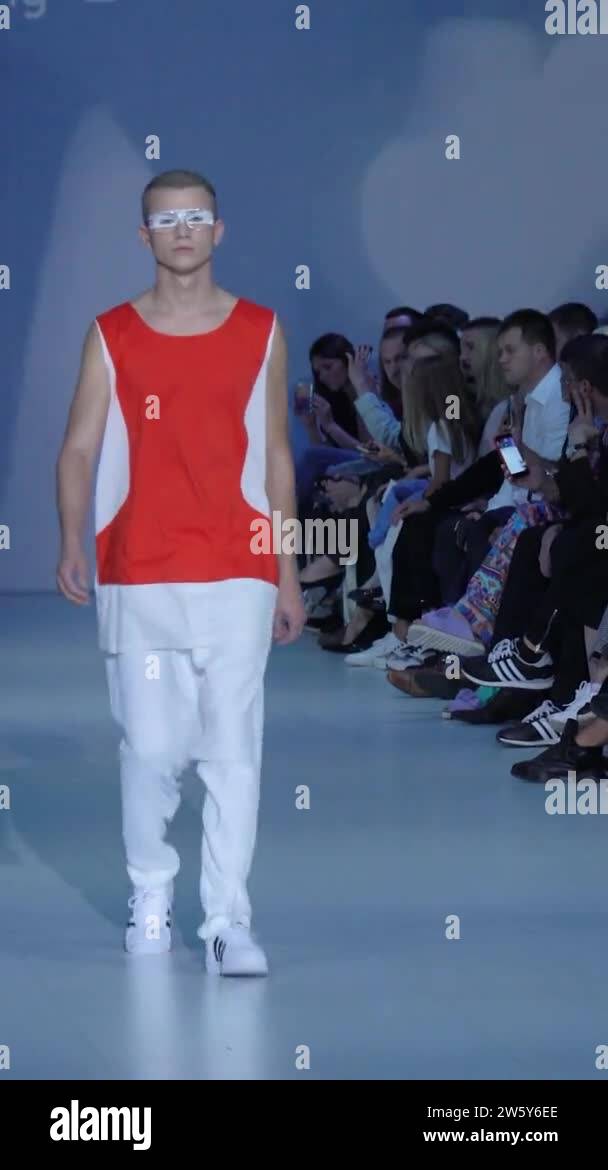 Catwalk vertical Stock Videos & Footage - HD and 4K Video Clips - Alamy