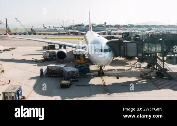 Plane transit Stock Videos & Footage - HD and 4K Video Clips - Alamy