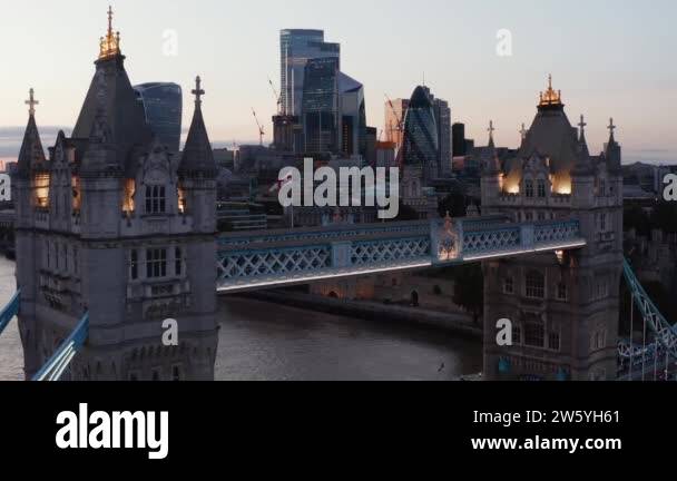 Low bridge uk Stock Videos & Footage - HD and 4K Video Clips - Alamy