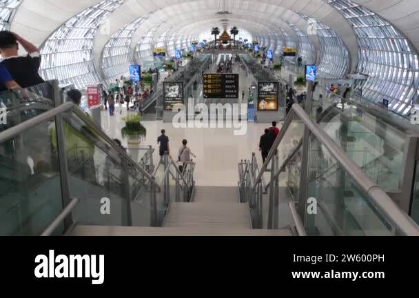 BANGKOK, THAILAND - 16 JULY, 2019: Oriental structure in airport ...
