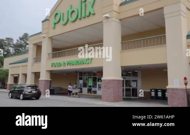 Publix grocery store supermarket entrance covid 19 coronavirus pandemic ...