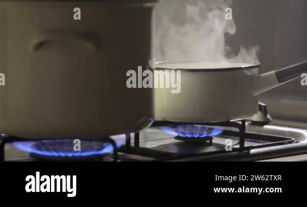 Cooking steam from pot Stock Videos & Footage - HD and 4K Video Clips ...