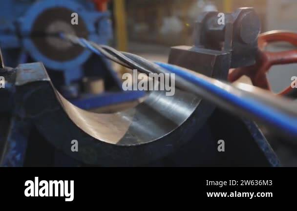 Multi-core cable weaving process, cable production in a modern factory ...