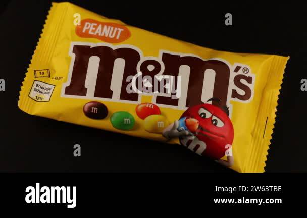 Smarties and m&m's Stock Videos & Footage - HD and 4K Video Clips - Alamy