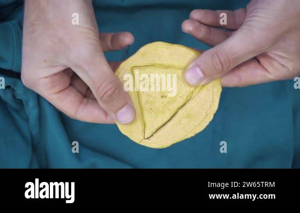 Sugar triangle Stock Videos & Footage - HD and 4K Video Clips - Alamy