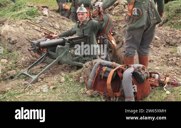 Soldiers inspect the gun before the fight. The first world war. WWI ...