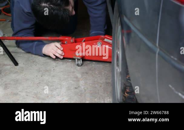 Hack car Stock Videos & Footage - HD and 4K Video Clips - Alamy