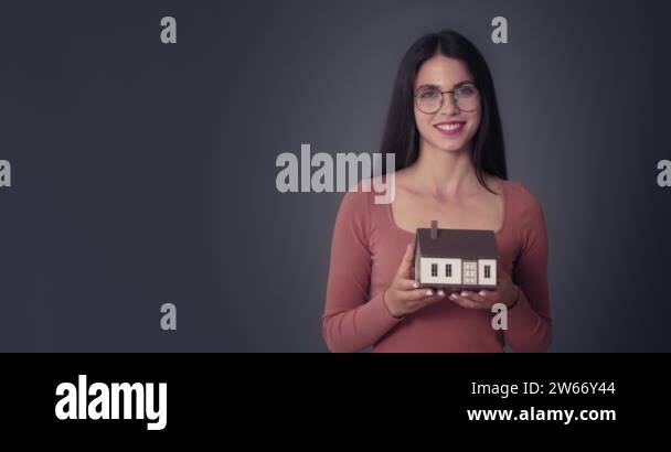 Estate figure Stock Videos & Footage - HD and 4K Video Clips - Alamy