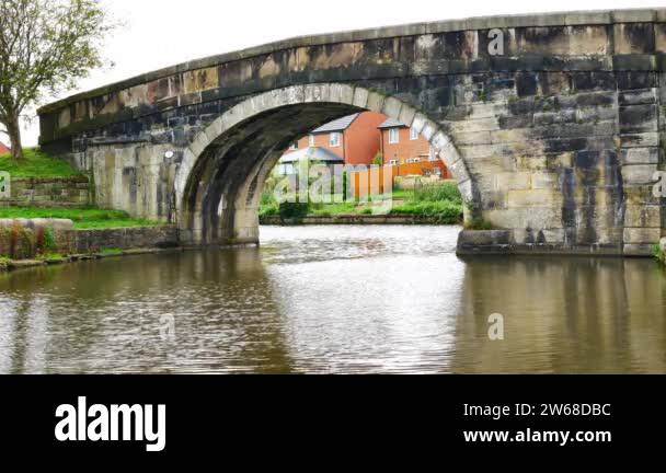 Leeds arch bridge Stock Videos & Footage - HD and 4K Video Clips - Alamy