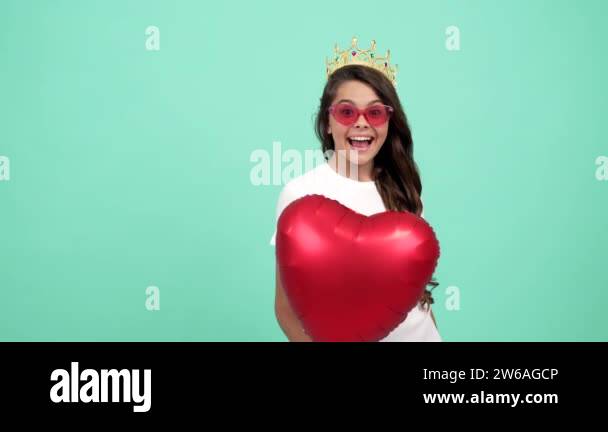 Portrait prom queen Stock Videos & Footage - HD and 4K Video Clips - Alamy