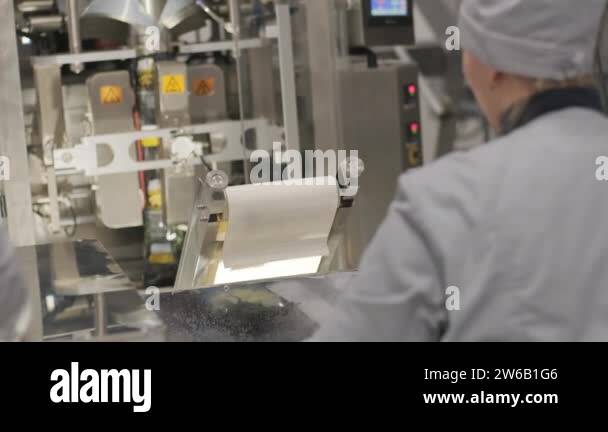 Package filling Stock Videos & Footage - HD and 4K Video Clips - Alamy