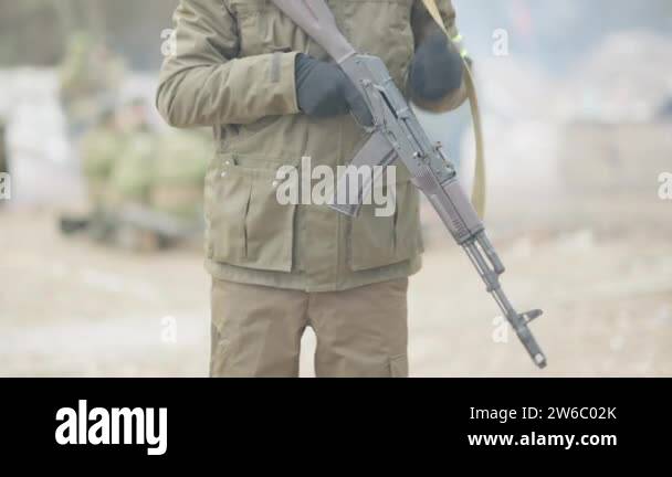 Army gun Stock Videos & Footage - HD and 4K Video Clips - Alamy
