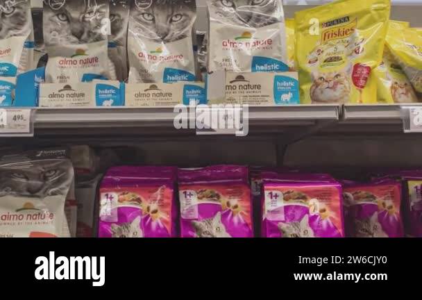 Cat foods Stock Videos & Footage - HD and 4K Video Clips - Alamy