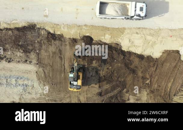Above top view, overhead dolly move, on excavator with wheels as carry ... Above top view, overhead dolly move, on excavator with wheels as carry ...