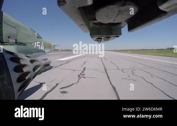 Military jet wings Stock Videos & Footage - HD and 4K Video Clips - Alamy
