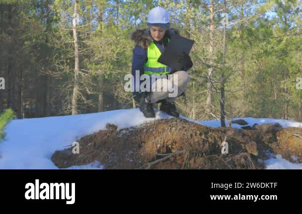 Soil scientist woman Stock Videos & Footage - HD and 4K Video Clips - Alamy
