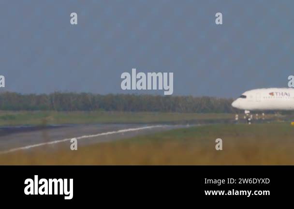 A350 wing Stock Videos & Footage - HD and 4K Video Clips - Alamy