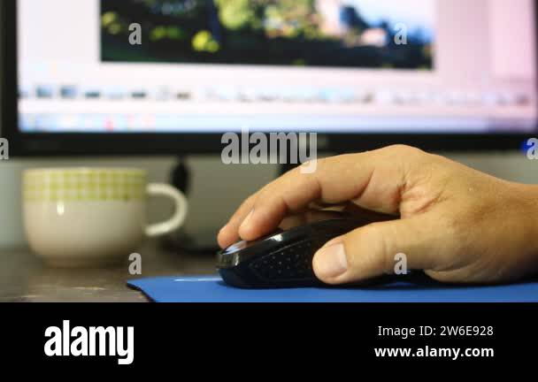 Clicking mouse pc Stock Videos & Footage - HD and 4K Video Clips - Alamy