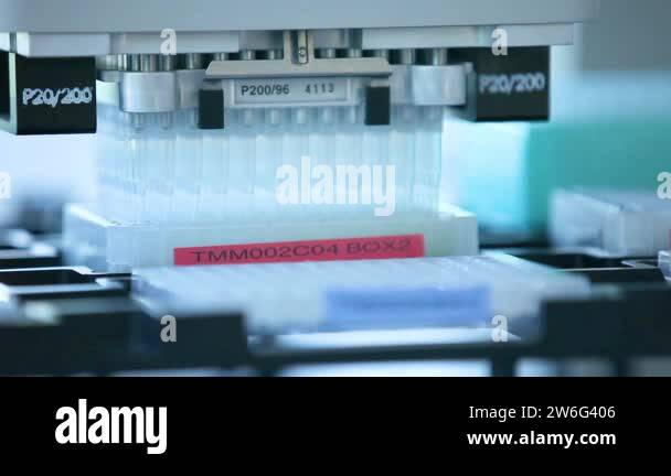 Automation in the clinical laboratory. Pipetting robot laboratory ...
